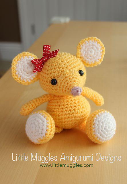 Ravelry: Buttons the Mouse pattern by Little Muggles