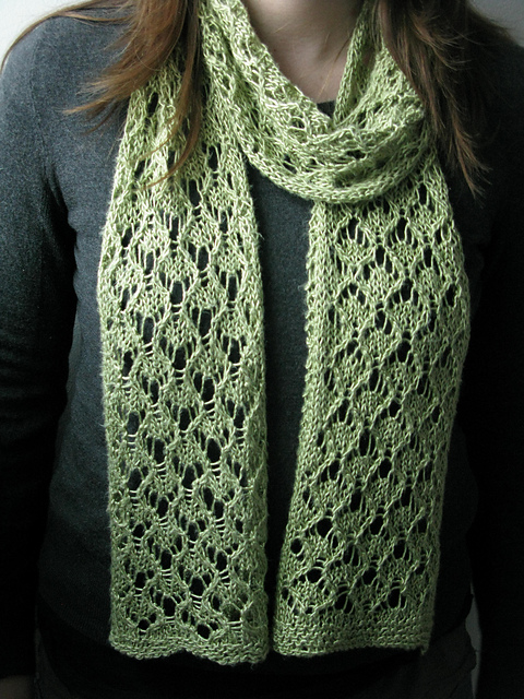 Ravelry: Mae Geri Scarf pattern by Littletheorem