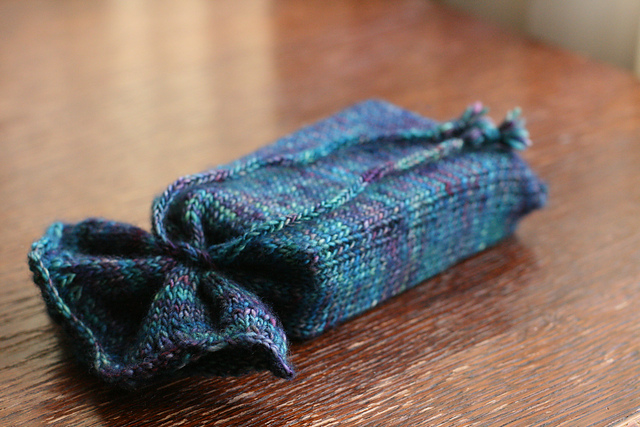 Ravelry: Tarot Pouch pattern by Kristie Statuto