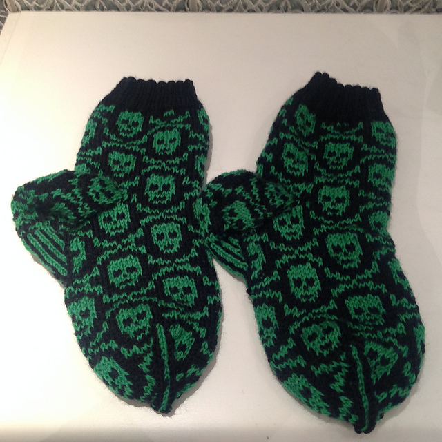 Ravelry: liwes' Skull-socks