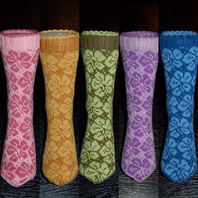 Ravelry: Fiol-sokker pattern by Varangerdesign :)