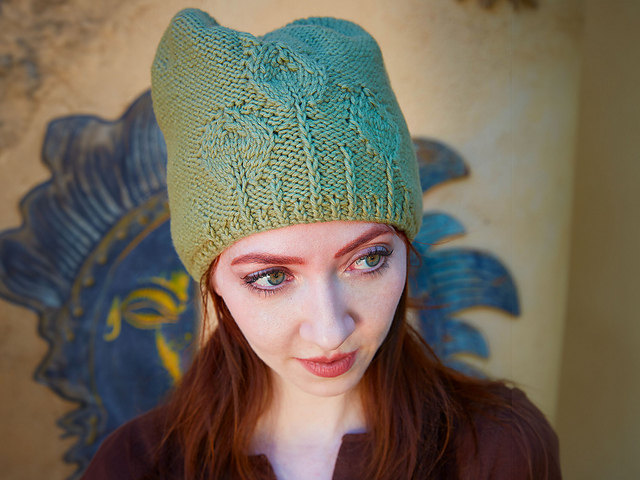 Ravelry: Leaves intact pattern by Elizabeth Felgate