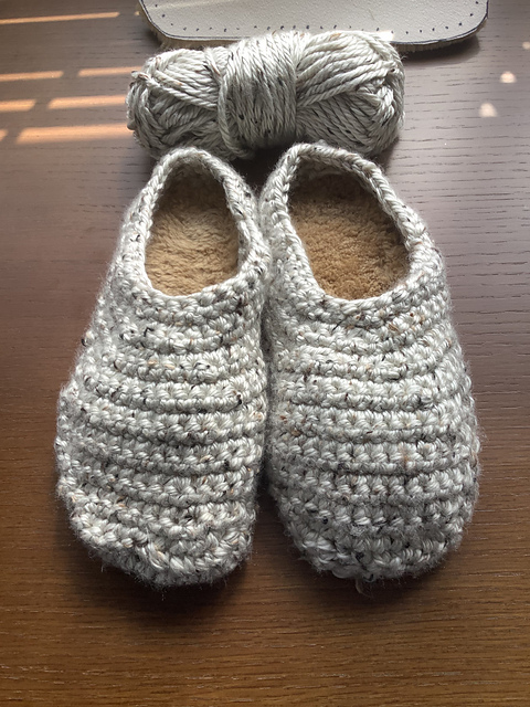 Ravelry: Easy Slipper Clog pattern by LJ GP
