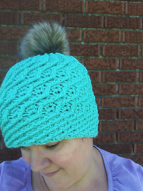 Ravelry: lkwiatko's Winter Solstice Messy Bun Hat test
