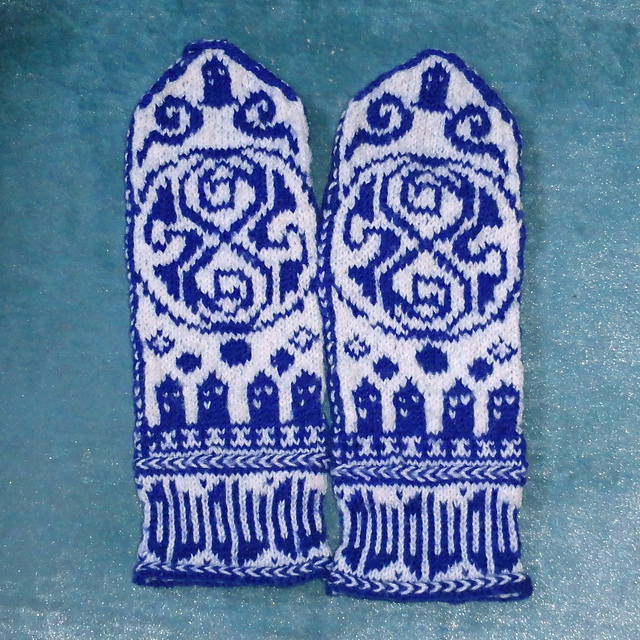 Ravelry: Dr Who Selbu cuff Chart pattern by Lori Frejek