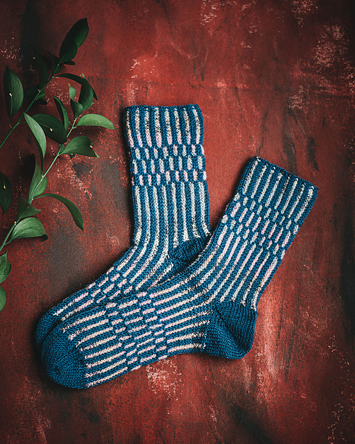 Ravelry: Calcetín Celosia pattern by Lola Logaro