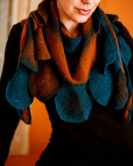 Ravelry: Lunas de Saturno pattern by Lola Logaro
