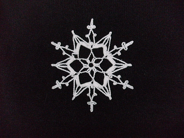 Ravelry: Snowflake pattern by Sara McGowan