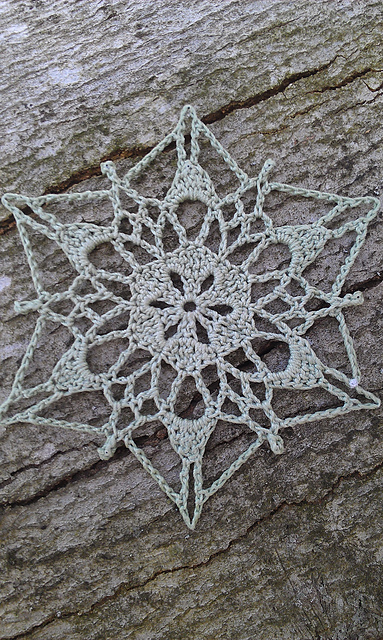Ravelry: Sunday Snowflake pattern by snowflakepatterns