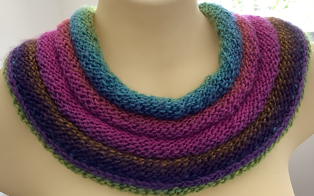 Ravelry: Cleopatra's collar pattern by Jean Lombard