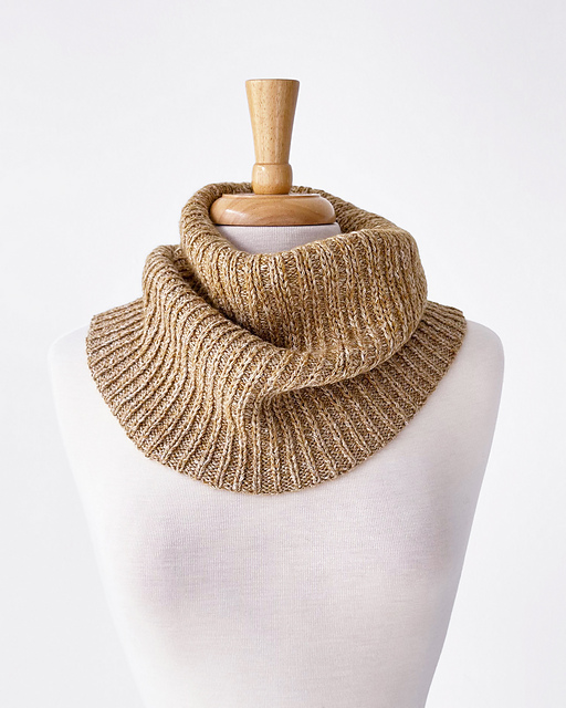 Ravelry: Slip Stitch Rib Cowl pattern by Craig Rosenfeld