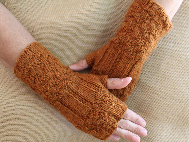 Ravelry: Diagonal Block Mitts pattern by Lori Hawkins