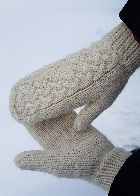 Ravelry: Lionheart Mittens pattern by Fibrely