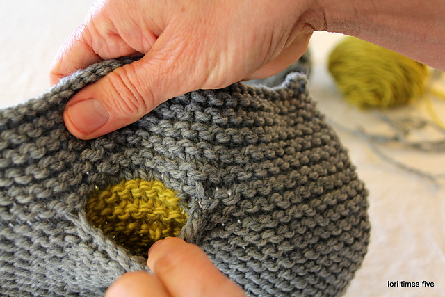 Ravelry: lorix5's afterthought pocket tutorial