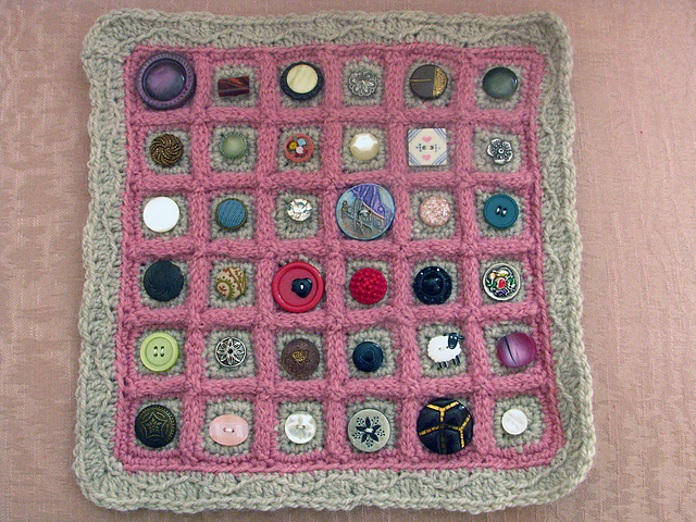 Ravelry: Box of Buttons pattern by Darlene Swaim
