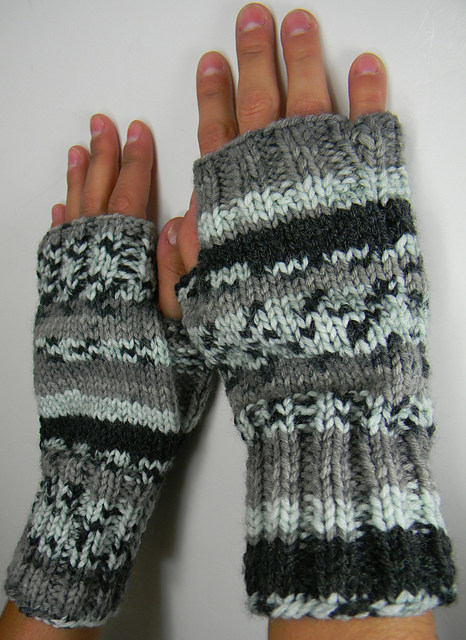 Ravelry: Easy 2 needle wrist warmers pattern by louise felice