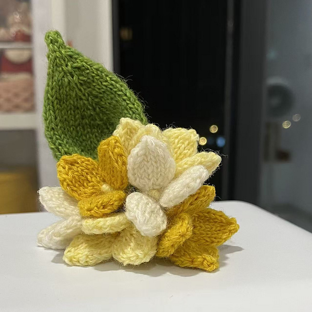 Ravelry: Osmanthus Flower pattern by louzikzik
