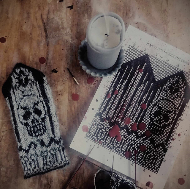 Ravelry: Rattling Bones Mittens pattern by Sussi Österberg