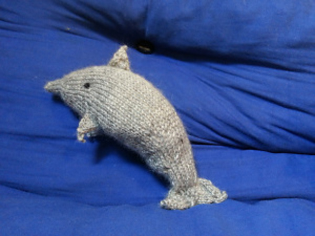 Ravelry: Knitted dolphin pattern by Laurence M.V. Totelin