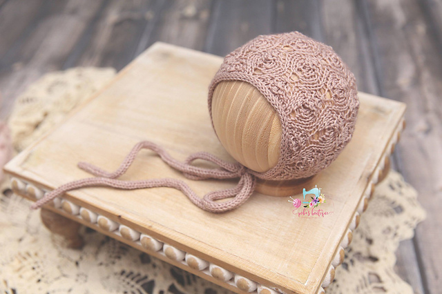 Ravelry: Briar Bonnet pattern by Cream of the Prop