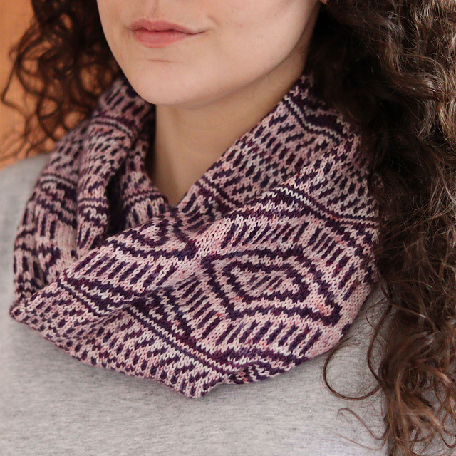 Ravelry: Vertex Cowl pattern by Lucinda Makes