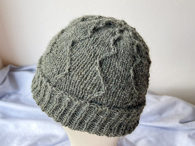 Ravelry: Climbing Zigzag Hat pattern by Erin Dunlap