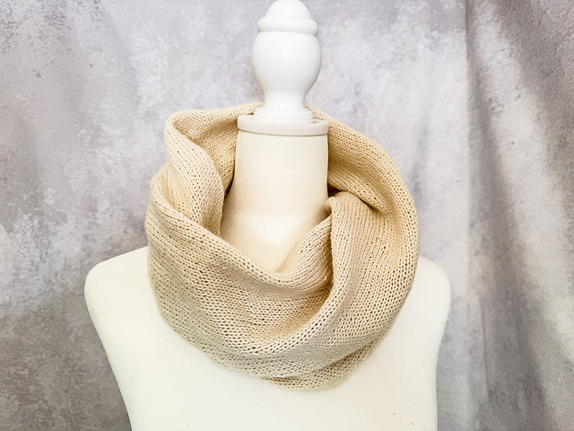 Ravelry: Infinity Twist Cowl pattern by Erin Dunlap