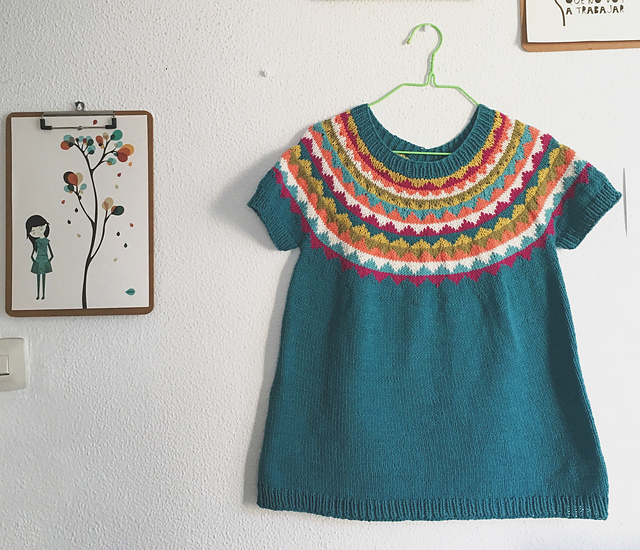Ravelry: triangles pullover pattern by Lucía Ruiz de Aguirre