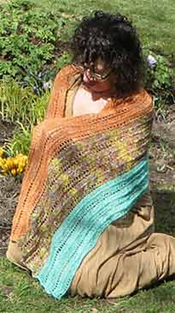Ravelry: Uluru Three Color Shawl pattern by Linda Lynn