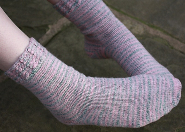 Ravelry: cable rib socks pattern by Lyssie Page