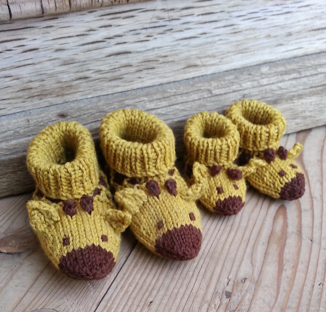 Ravelry: Giraffe booties pattern by michiyo