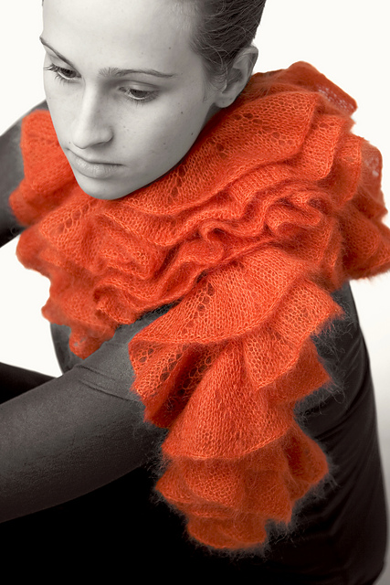 Ravelry: # 105 Elizabeth Scarf pattern by Leslie Scanlon