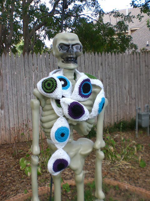 Ravelry: Staring Eye Scarf pattern by Melissa Bebak