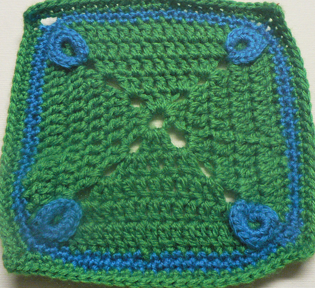 Ravelry: Loopy Square Granny Square pattern by Patrizia Pisani