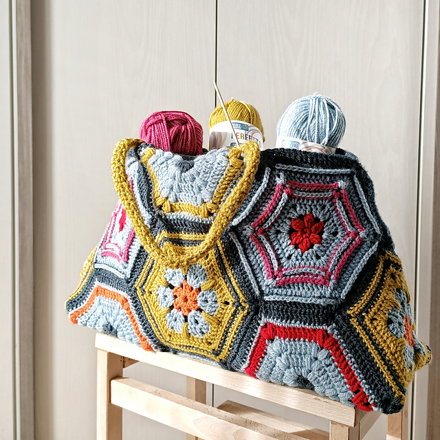 Ravelry: Borsa porta gomitoli esagoni pattern by Kate Alinari