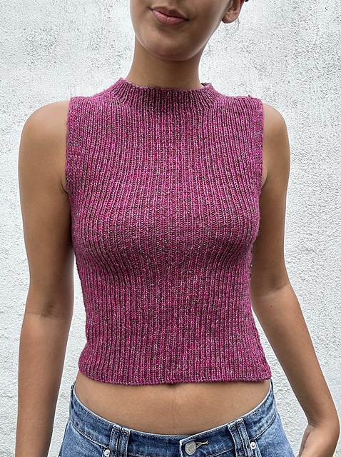 Ravelry: rome ribbed top pattern by madebyrosh