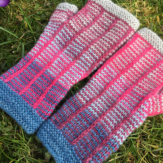 Ravelry: Stein Mitts pattern by Madeleine Windsor