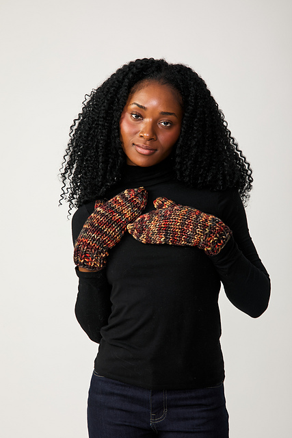 Ravelry: Poppy Mittens pattern by Lena Skvagerson