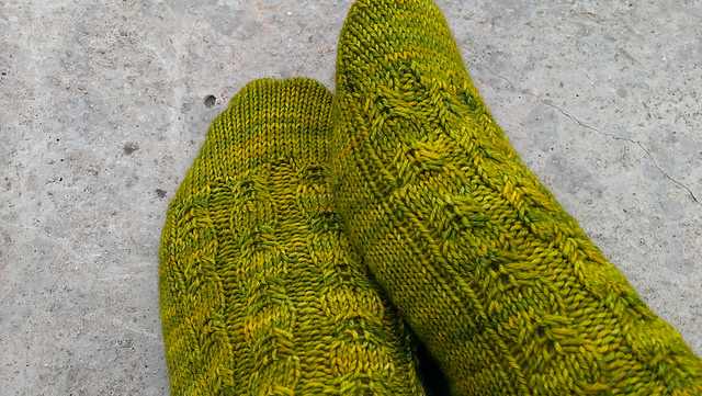 Ravelry: Seed Pods pattern by Louise Tilbrook