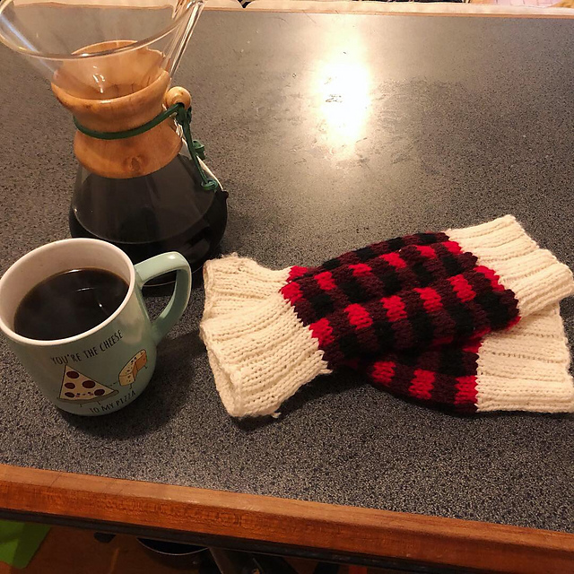 Ravelry: Lumberjack Arm Warmers pattern by Andrew Krueger