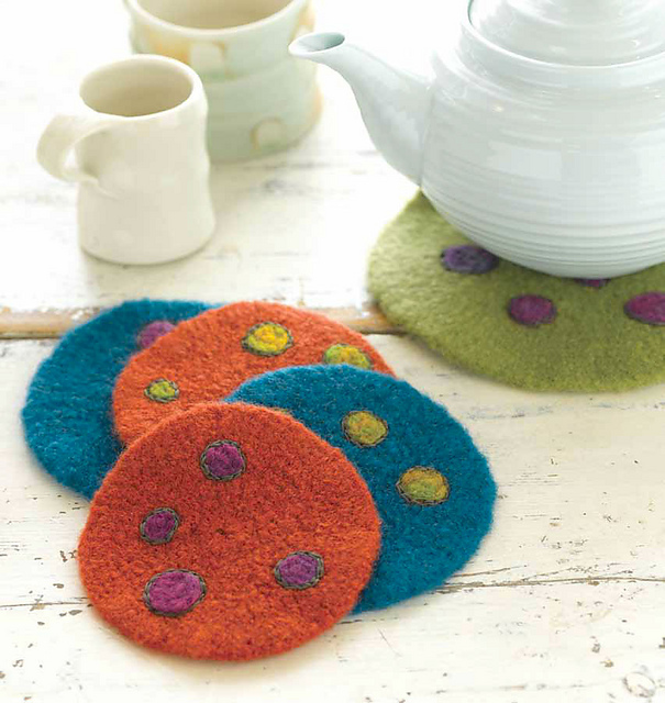 Ravelry: Felted Trivet & Coasters pattern by Mags Kandis