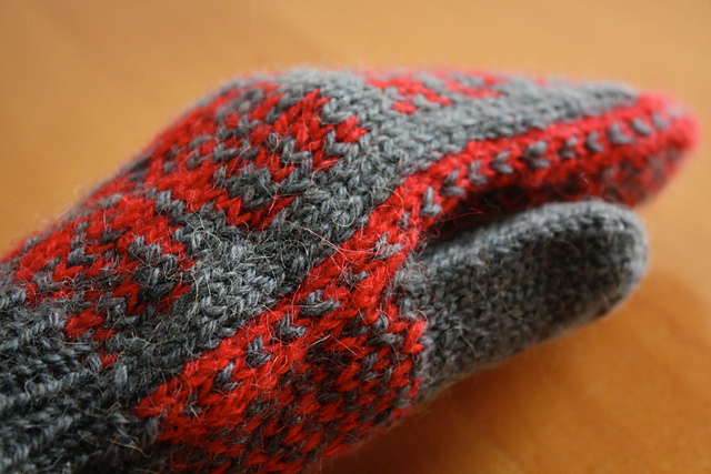 Ravelry: mailleuse319's Scandinavian mittens