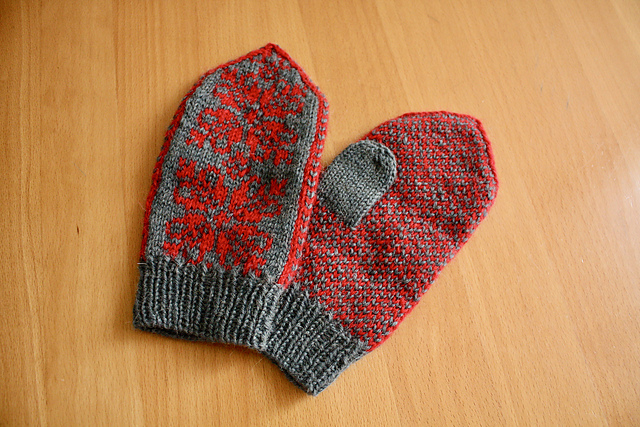 Ravelry: mailleuse319's Scandinavian mittens