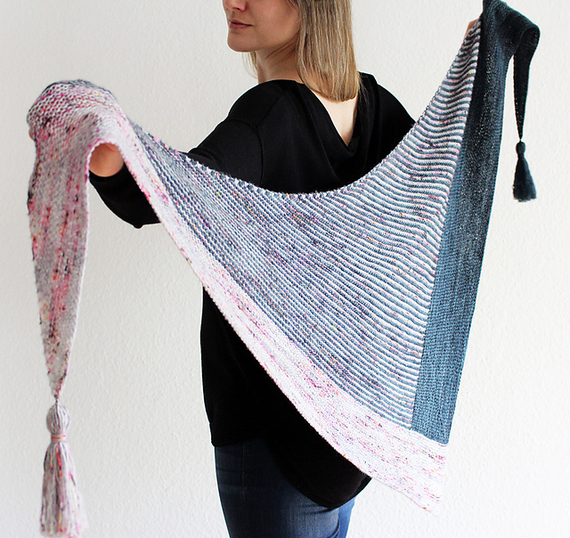 Ravelry: Right Around The Corner pattern by Lisa Hannes