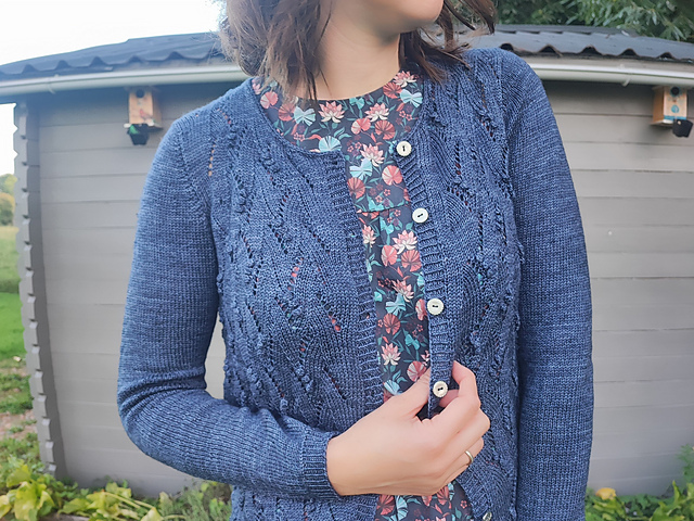 Ravelry: Blue Pearl pattern by coraline kerisit