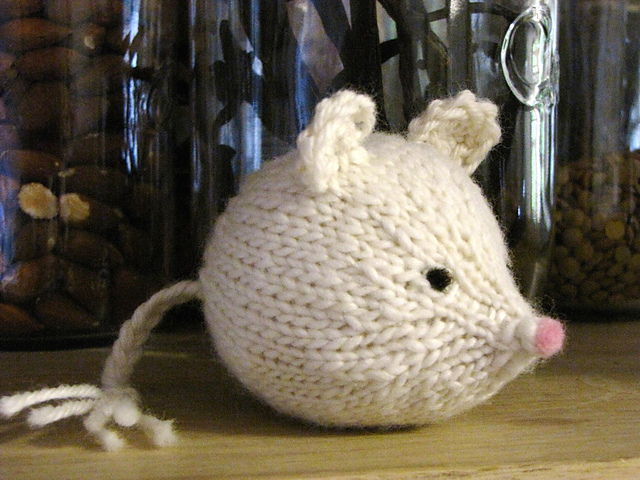 Ravelry: Mouse pattern by Linda Dawkins