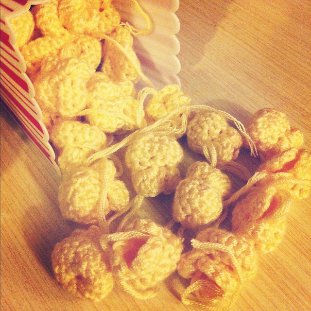 Ravelry: Popcorn Garland pattern by Jessica Spencer