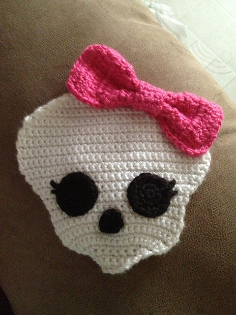 Ravelry: Skullette Applique pattern by Manda Proell