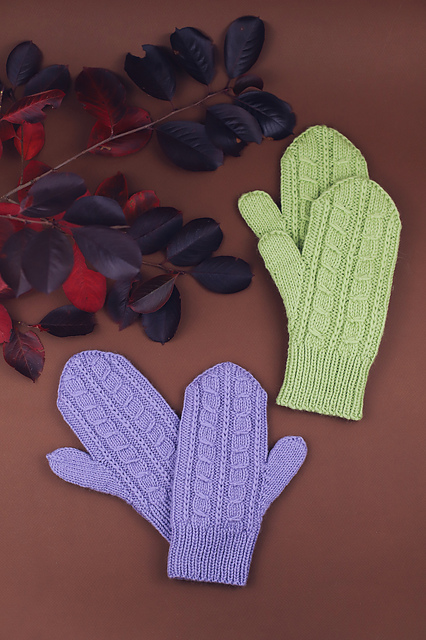 Ravelry: Mittens Strand pattern by Hollywool store