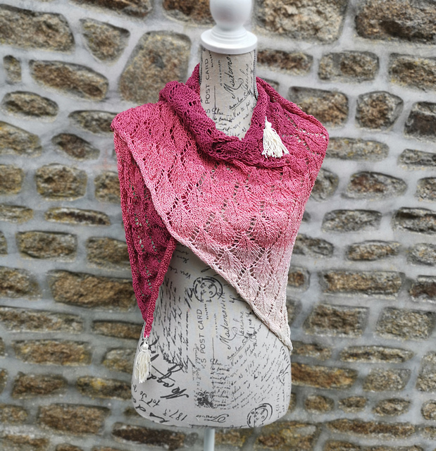 Ravelry: Autumn Falling Leaves Shawl pattern by Marcelline Simonotti